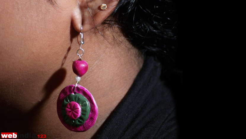 M Seal Earring,how to make M Seal Earring,Craft - webindia123.com