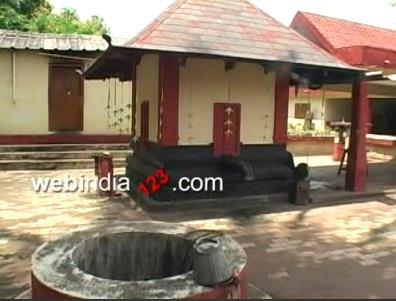 Kodumon Palliyara Temple For Curing Spider Bites by Webindia123 Editor ...